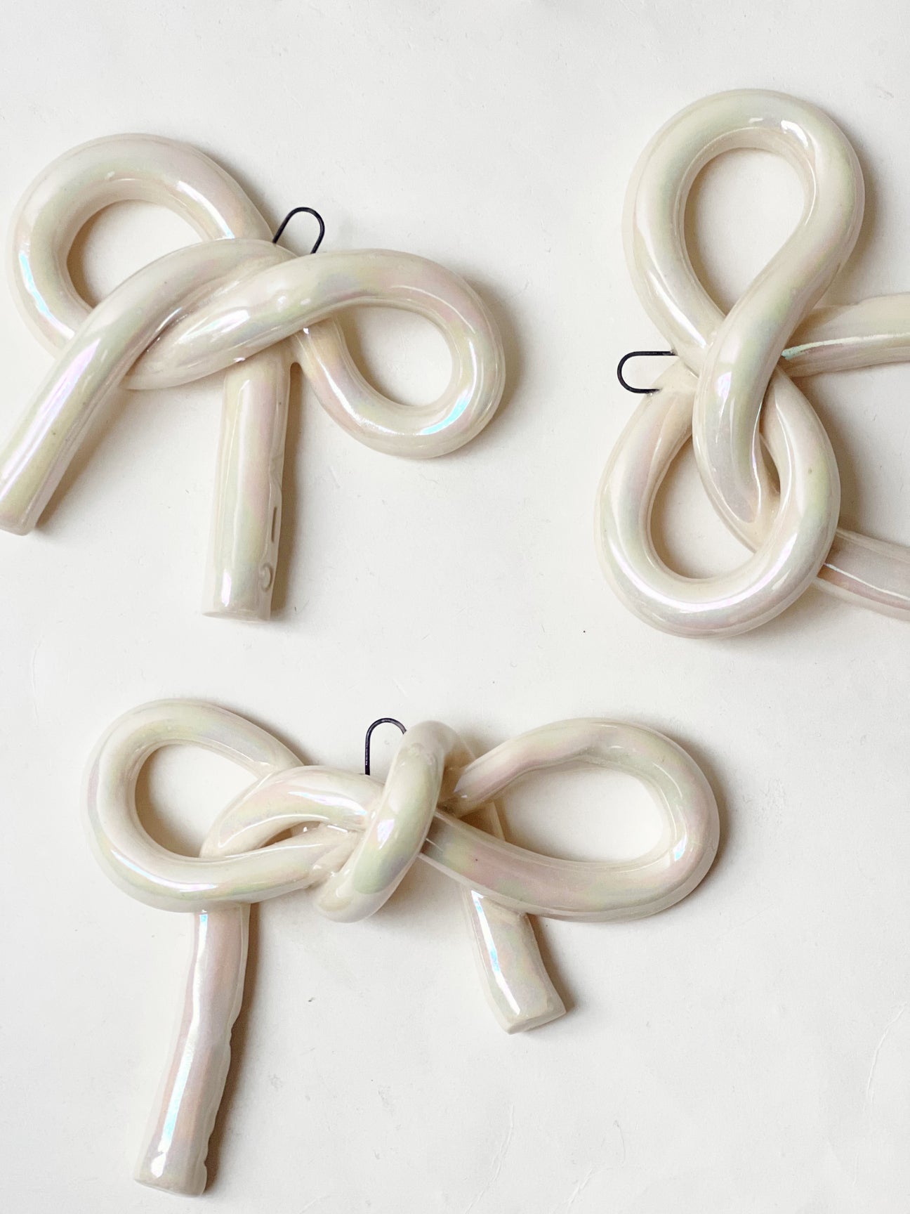 Little Bow Ornament – O-M Ceramic